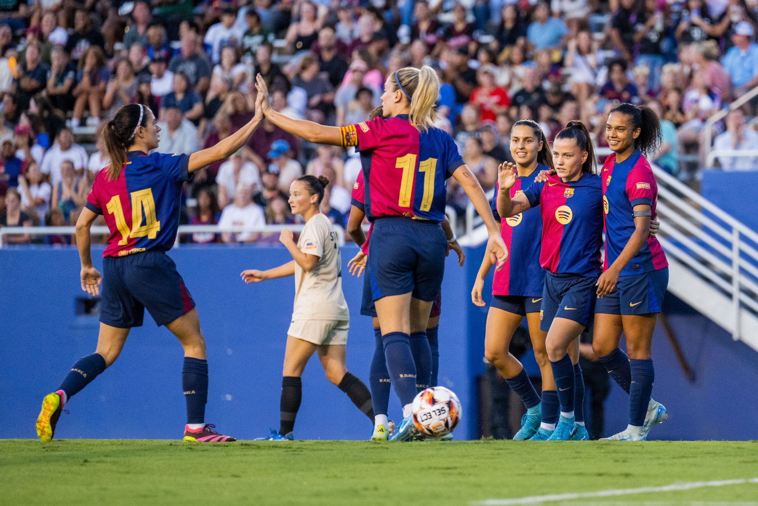 Barcelona show class in Dallas Trinity's Cotton Bowl debut - 3rd Degree